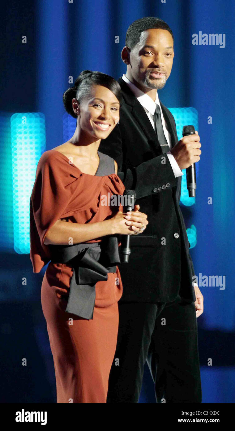 Hosts Will Smith and Jada Pinkett Smith on stage of the Nobel Peace ...