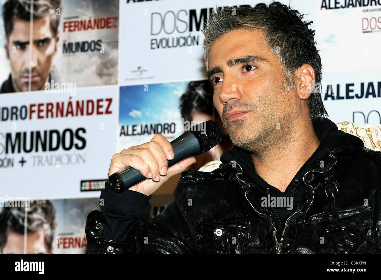 Mexican singer Alejandro Fernandez attends a photocall for his new ...