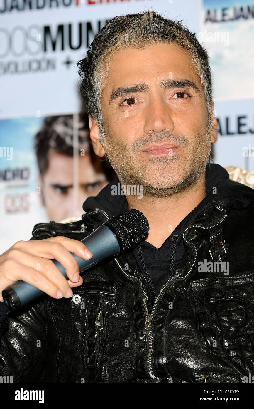 Mexican singer Alejandro Fernandez attends a photocall for his new ...