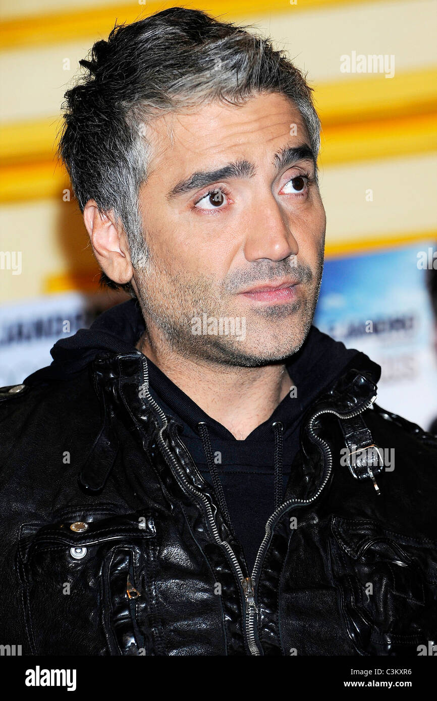 Mexican singer Alejandro Fernandez attends a photocall for his new ...