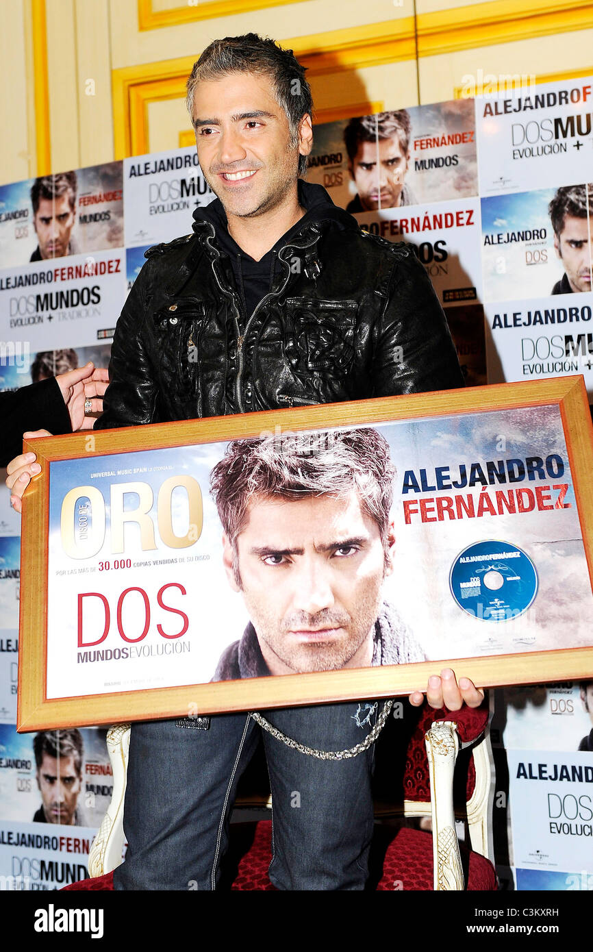 Mexican singer Alejandro Fernandez attends a photocall for his new ...