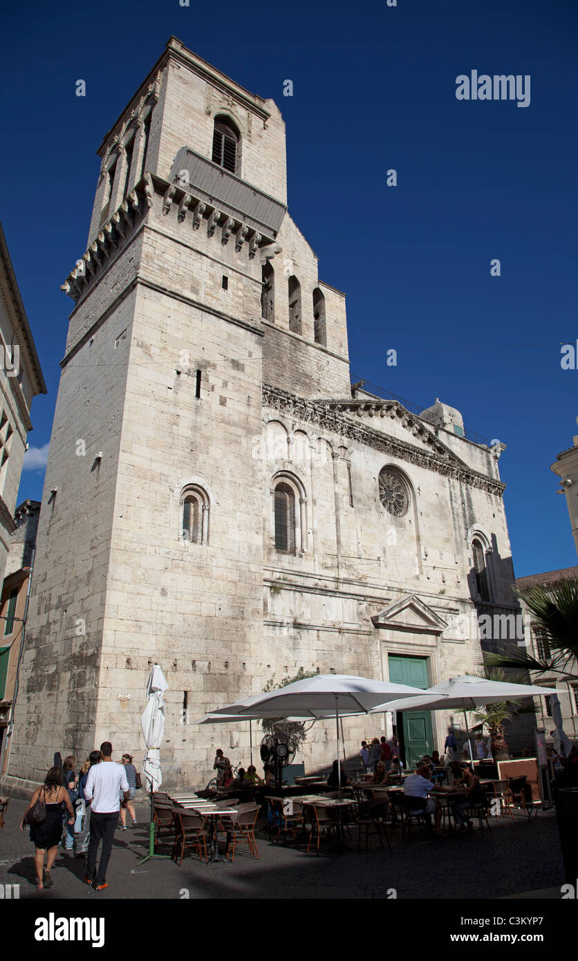 The Cathédrale Notre-Dame-et-Saint-Castor at Nîmes Stock Photo - Alamy