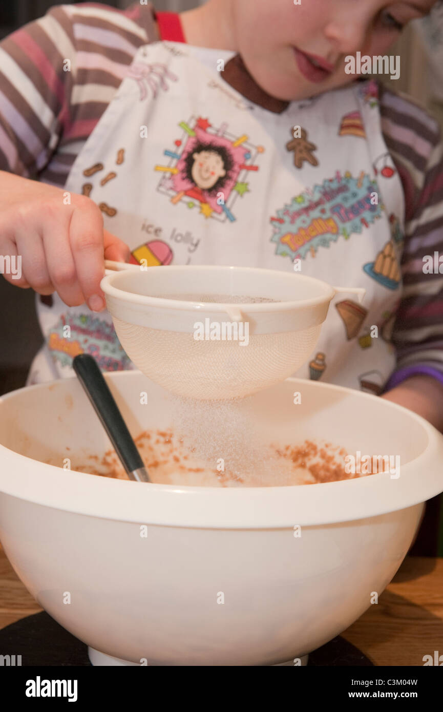 Tracy beaker hi-res stock photography and images - Alamy