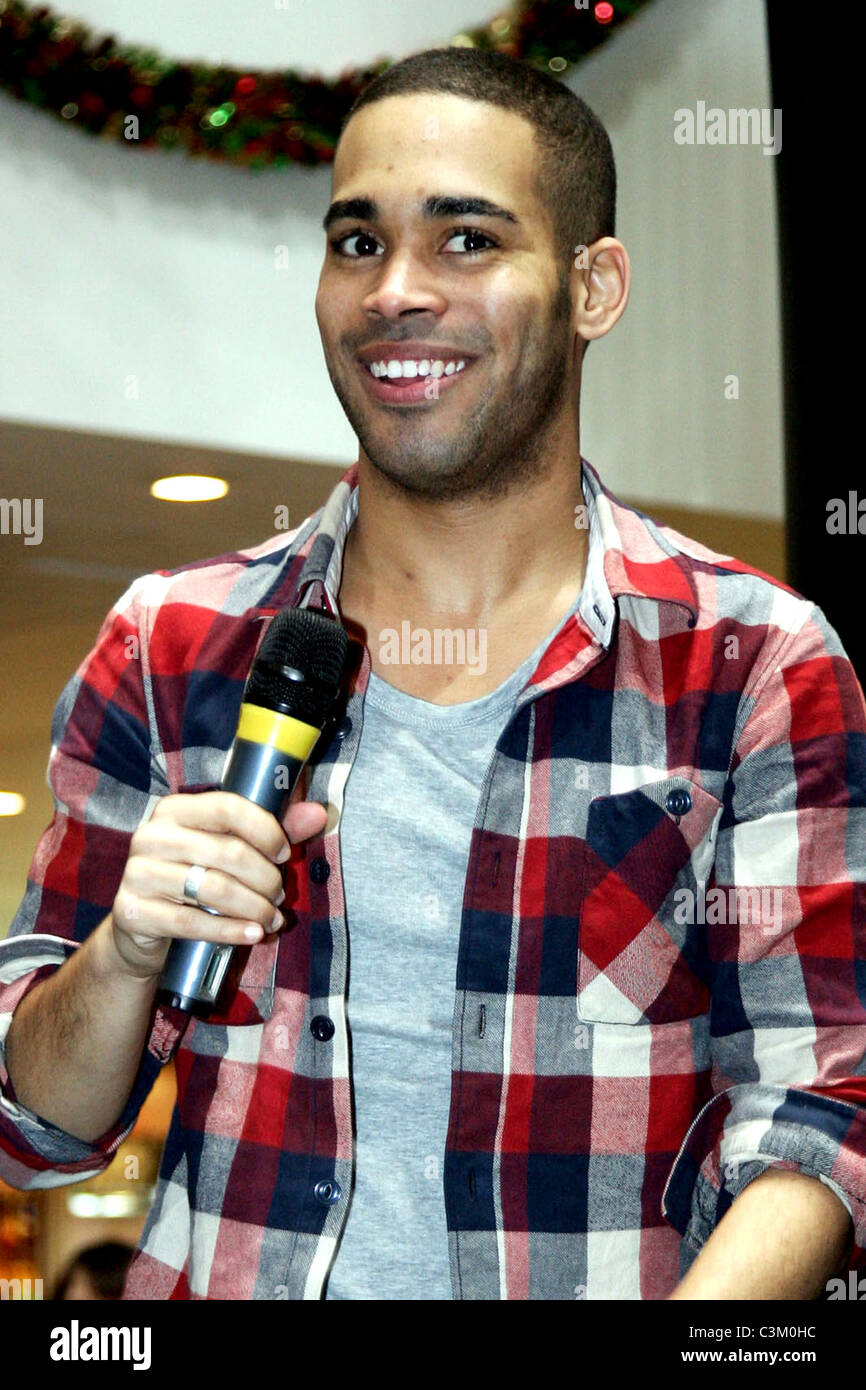 Danyl Johnson holds a free concert at the Broad Street Mall in his ...
