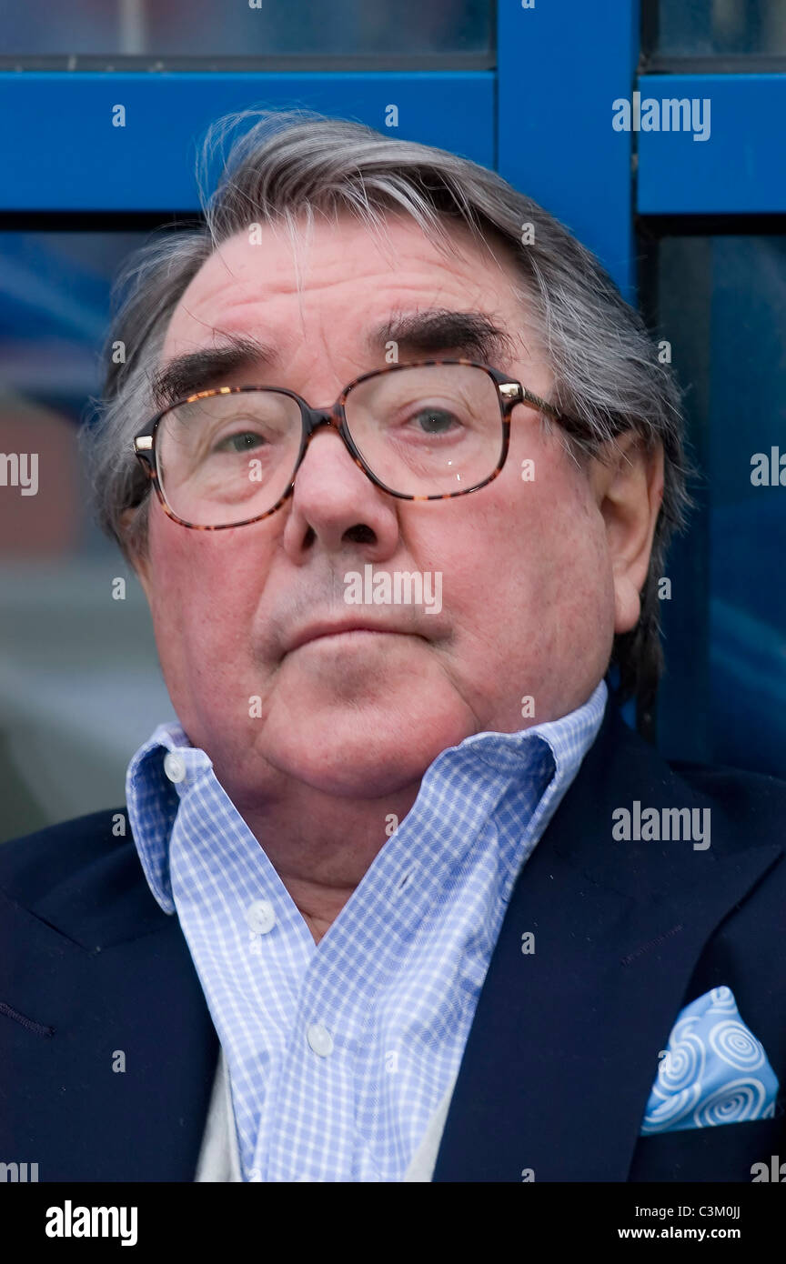 Comedian, Ronnie Corbett Stock Photo - Alamy
