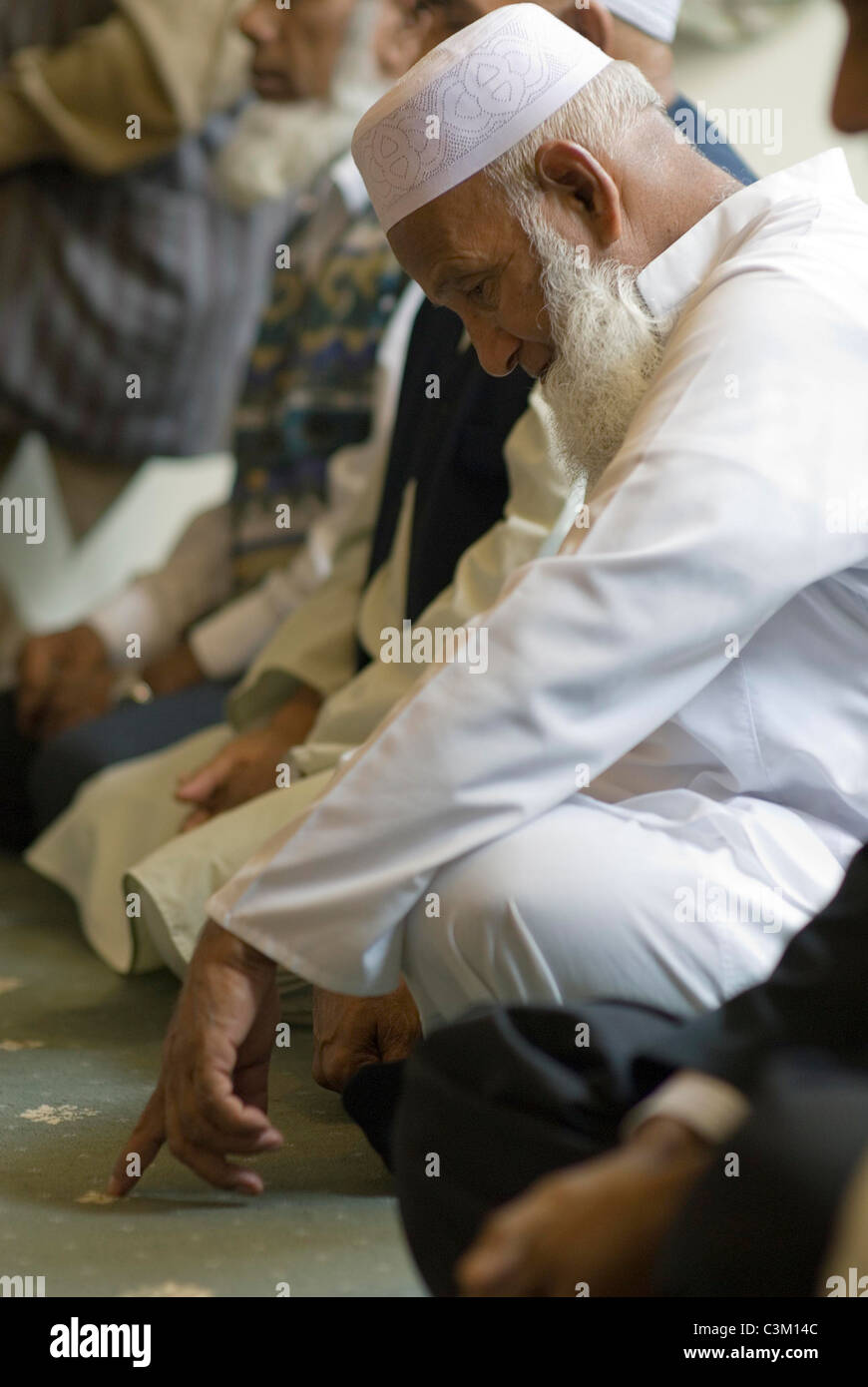 Friday Prayers at the Abubakr Siddiq Islamic Centre in Cambridge, UK ...