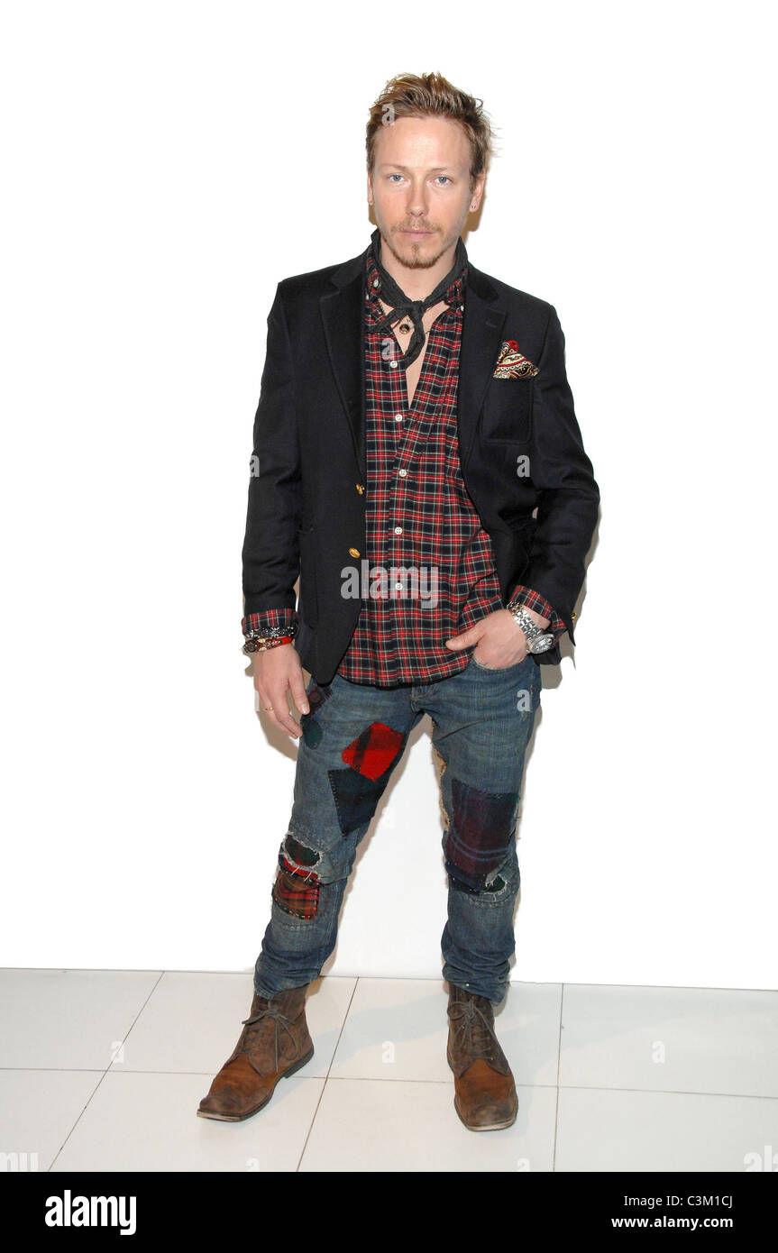 Costume designer eric daman hi-res stock photography and images - Alamy