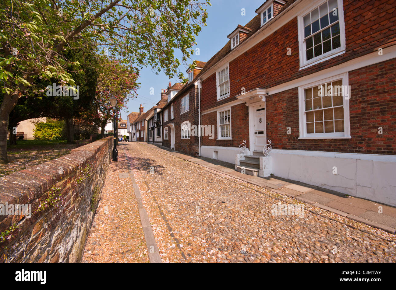 Church square rye houses hi-res stock photography and images - Alamy