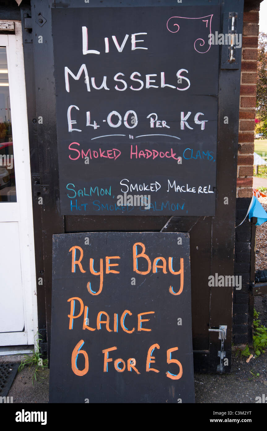 Fishmongers sign hi-res stock photography and images - Alamy