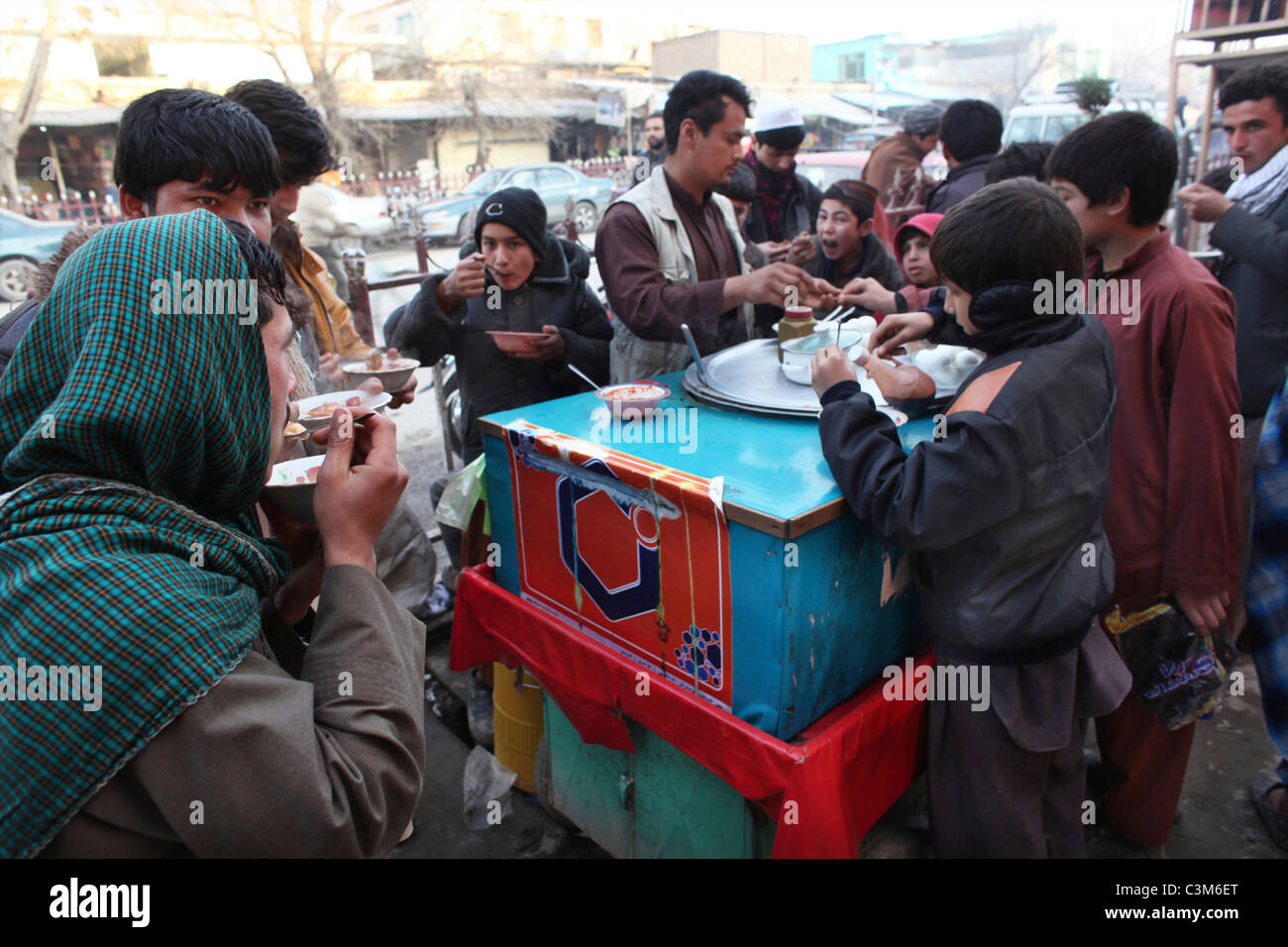 Daily life on the market in Kunduz Stock Photo - Alamy