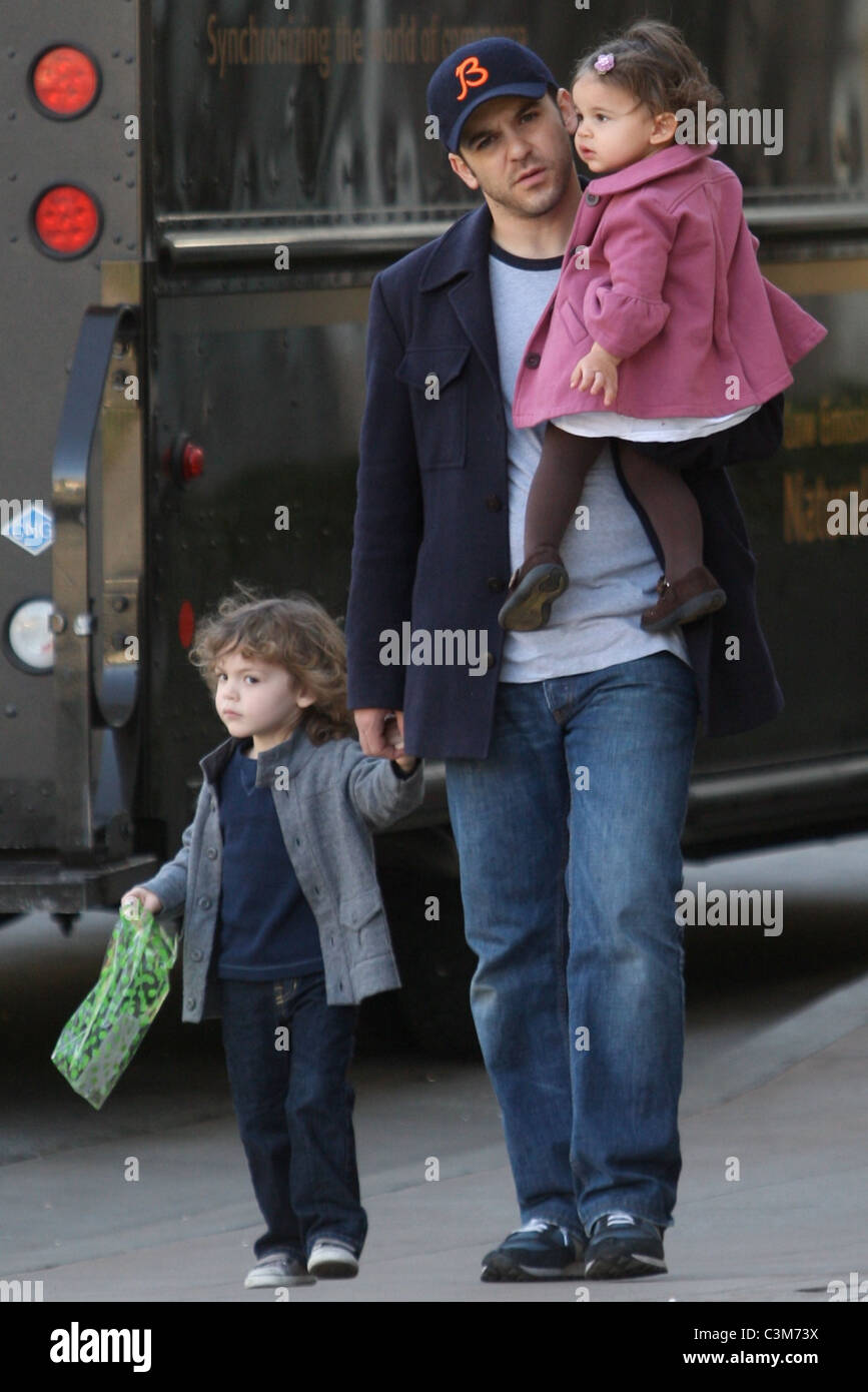 The Wonder Years' star Fred Savage shopping in Hollywood with his ...