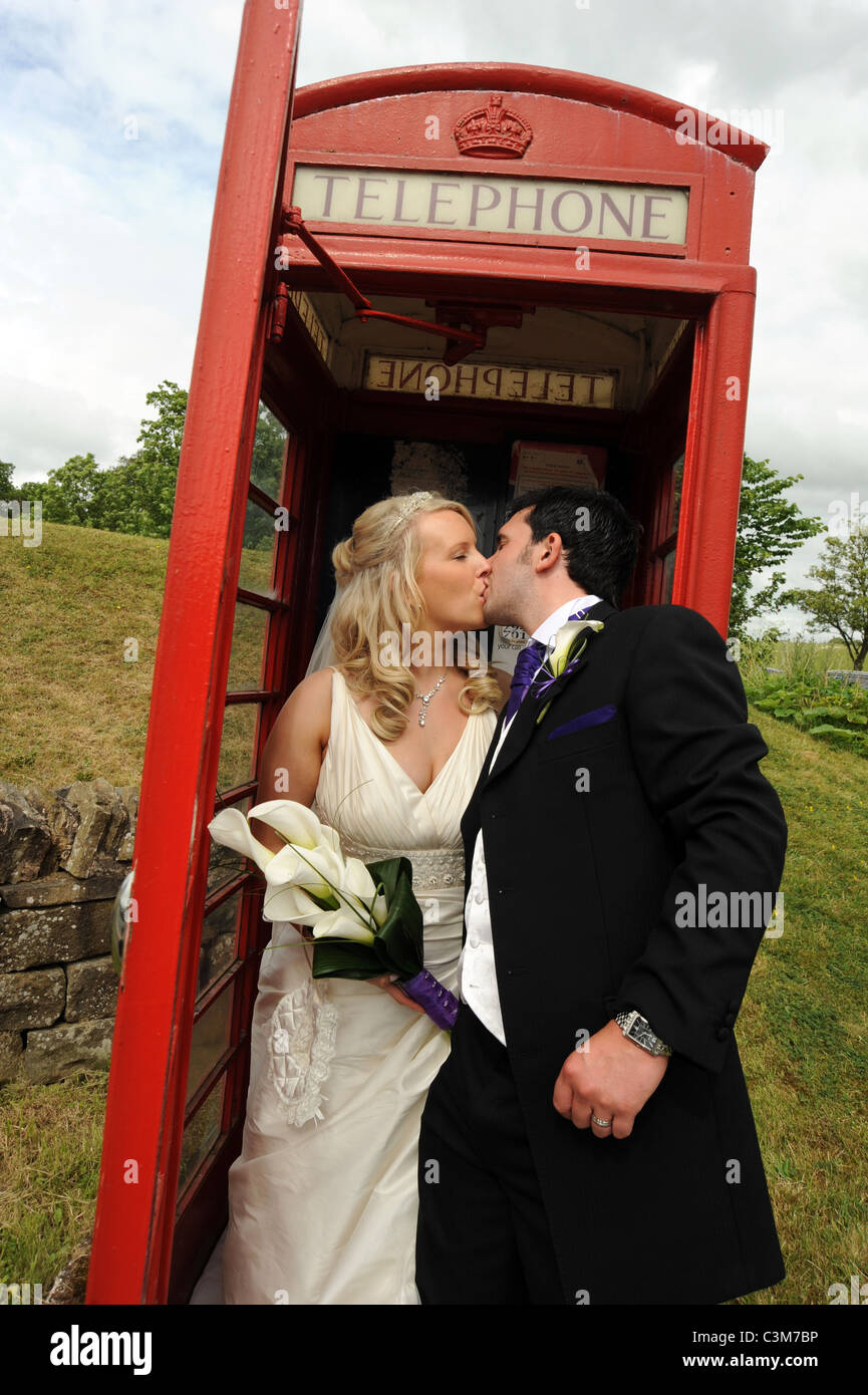 English bride hi-res stock photography and images - Alamy