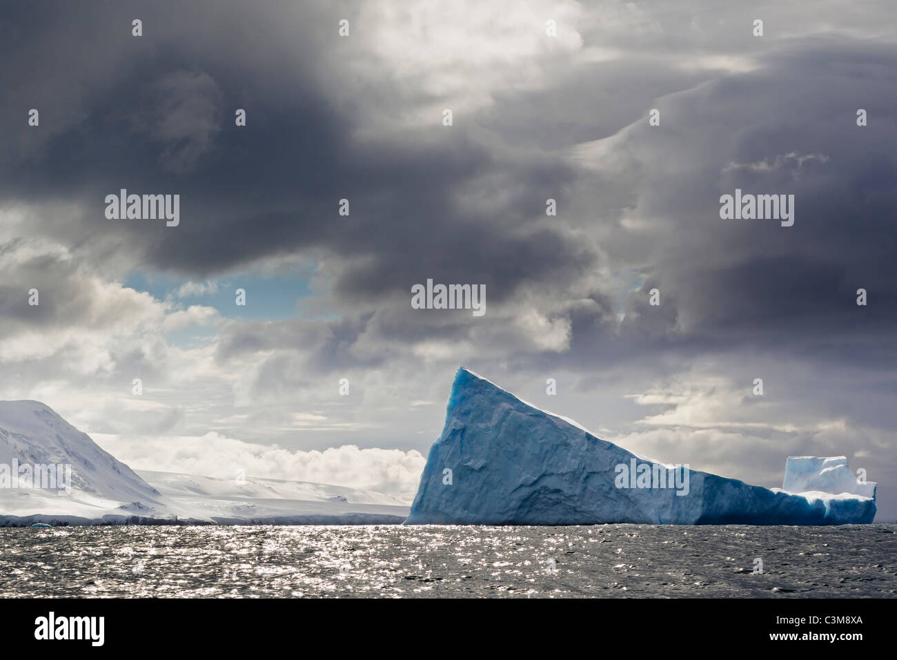 Antarctica iceberg in south shetland hi-res stock photography and ...