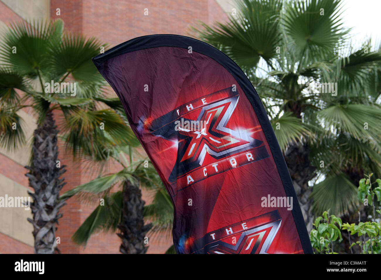 X FACTOR SIGN PALM TREES THE X FACTOR AUDITIONS. FOX TV. DOWNTOWN LOS ...