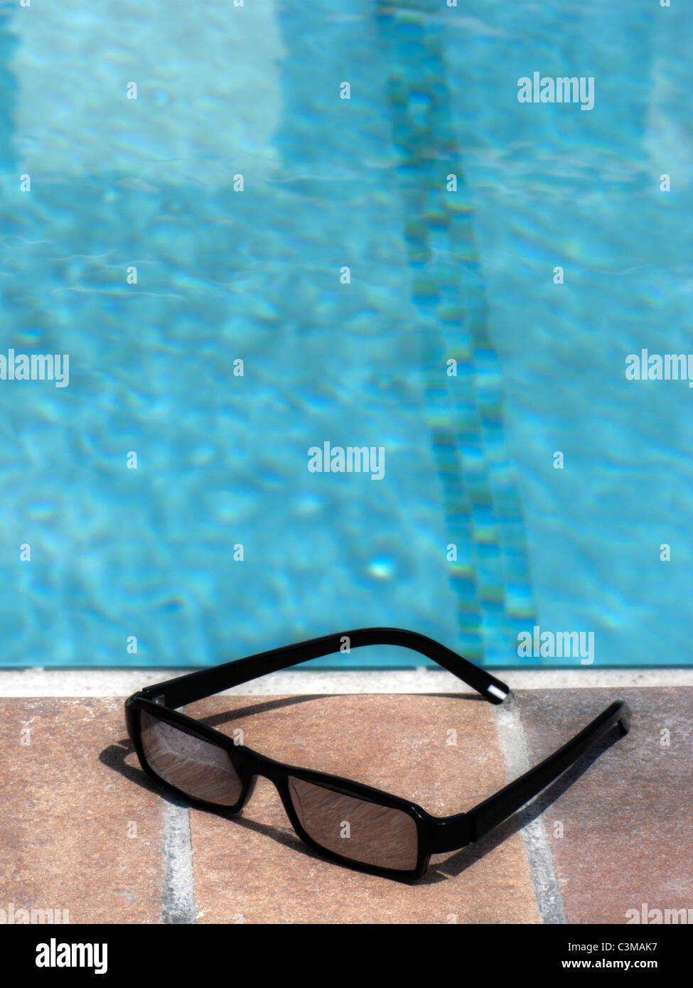 Plastic pool hi-res stock photography and images - Alamy