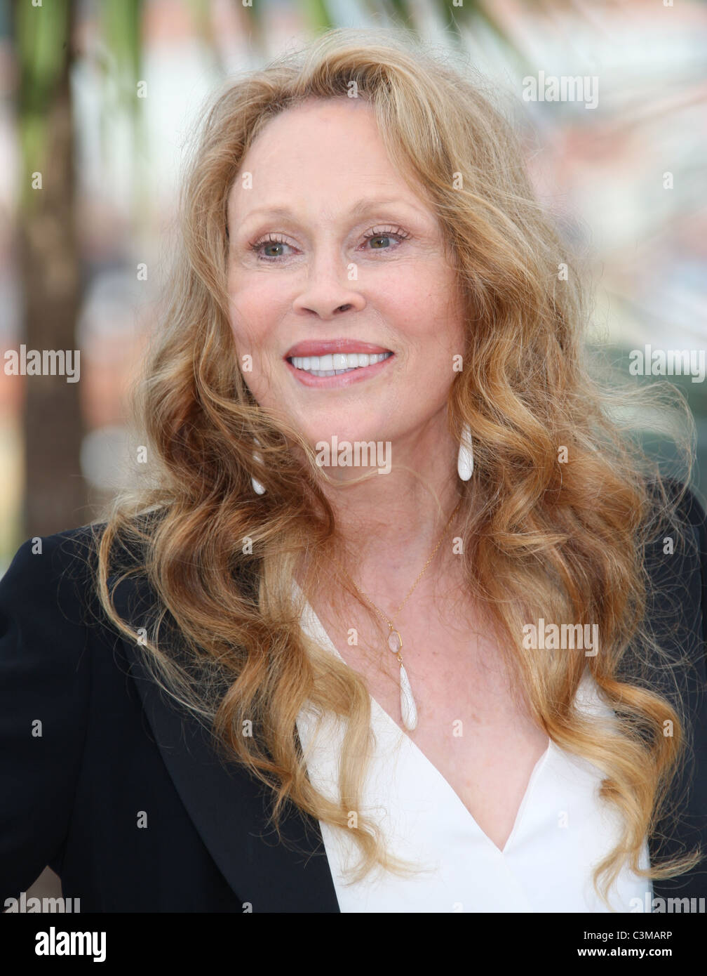 FAY DUNAWAY PUZZLE OF A DOWNFALL CHILD PHOTOCALL CANNES FILM FESTIVAL ...