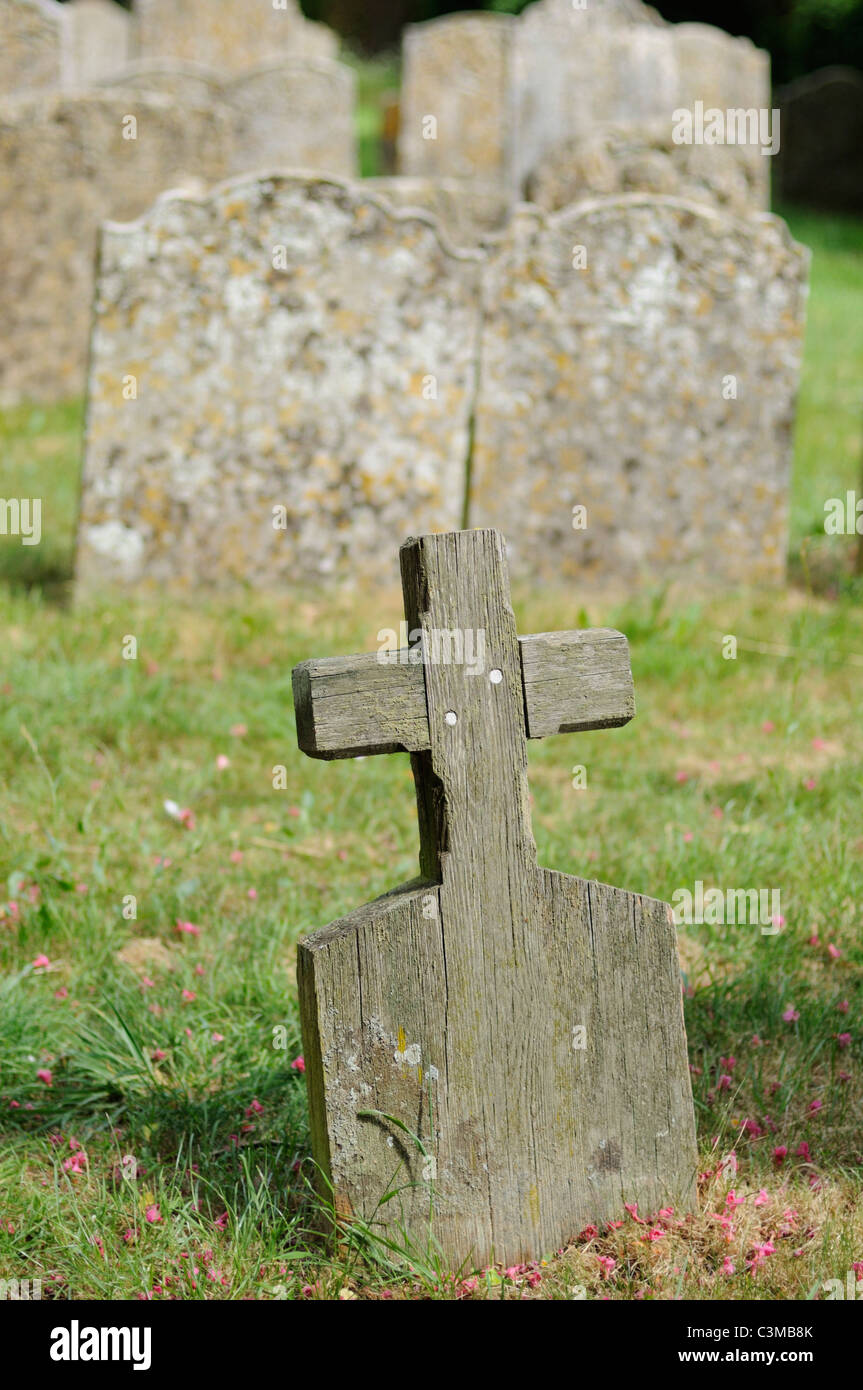 Wooden cross grave marker old hi-res stock photography and images - Alamy