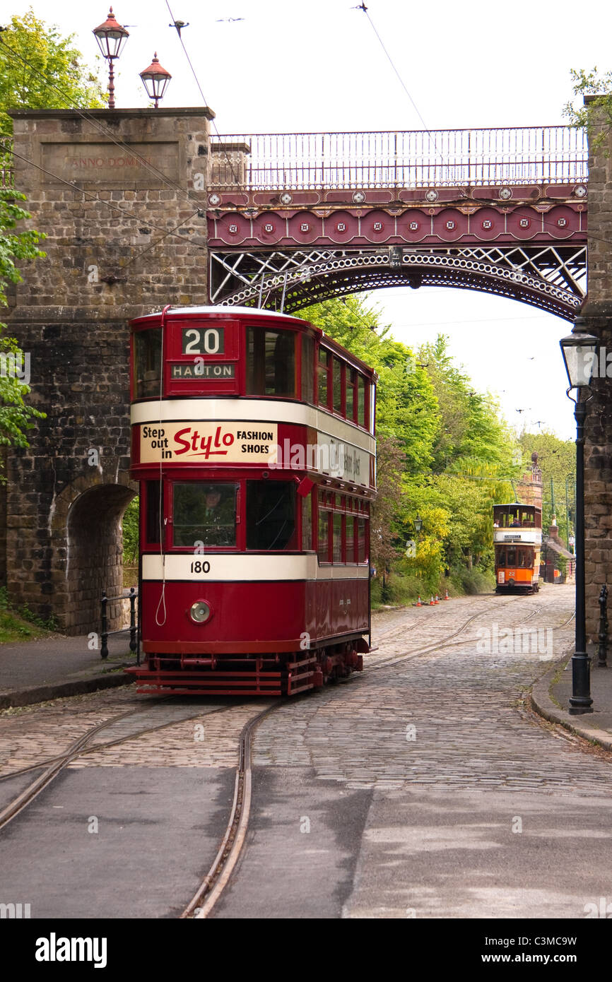 Leeds tram hi-res stock photography and images - Alamy