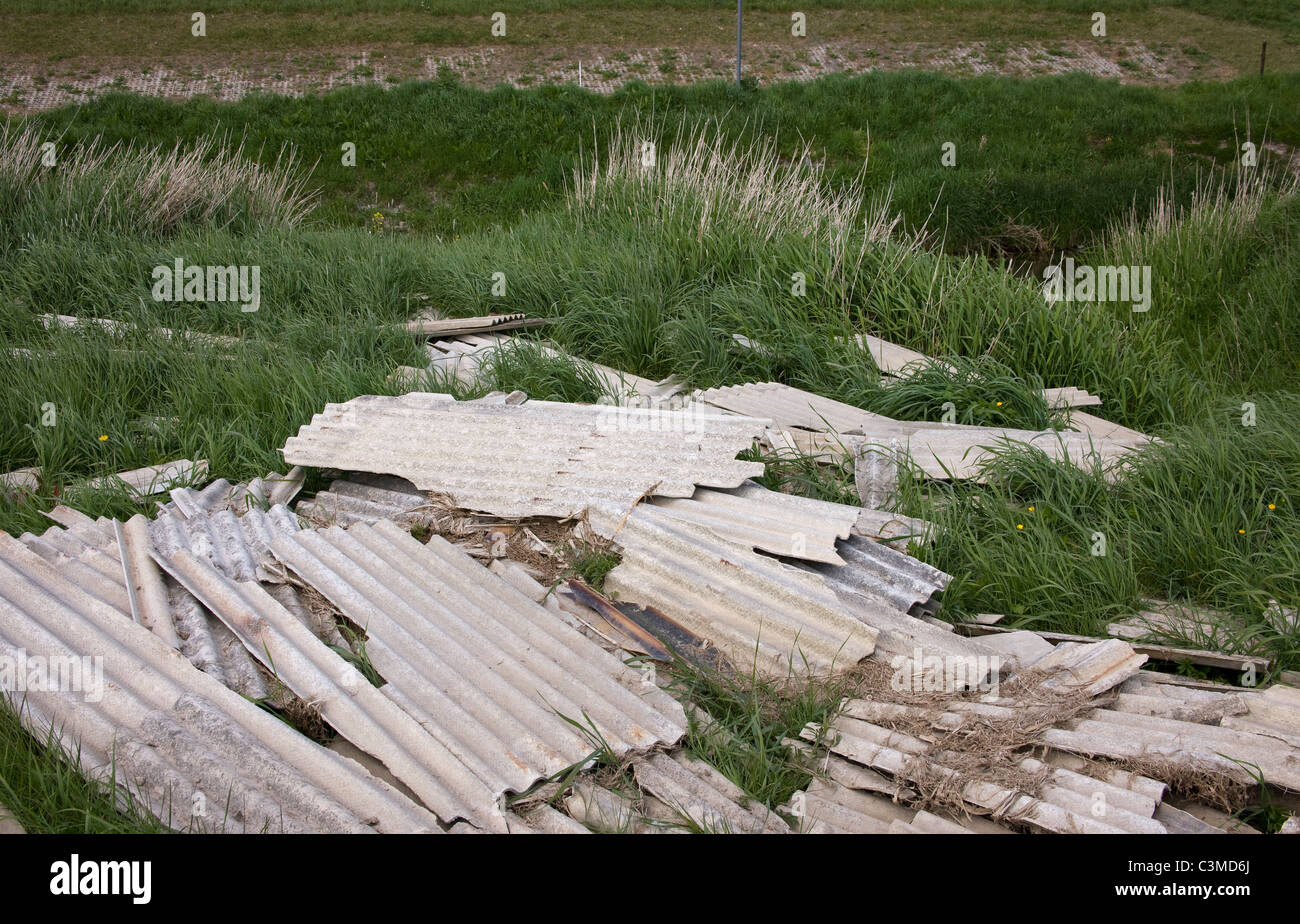 Asbestos sheets hi-res stock photography and images - Alamy