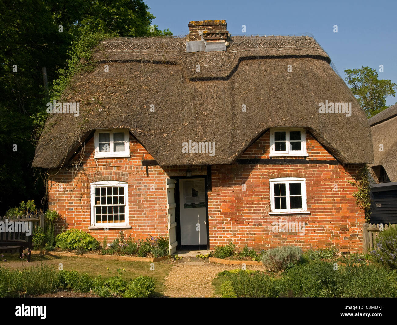 Cobb Cottage High Resolution Stock Photography and Images - Alamy