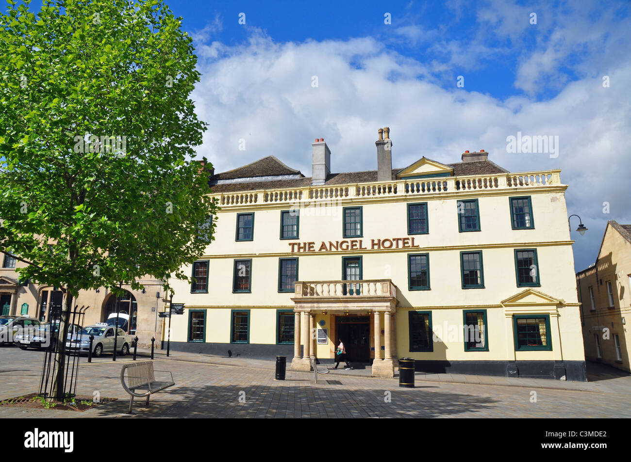 Chippenham, Wiltshire, England: The Angel Hotel Stock Photo - Alamy