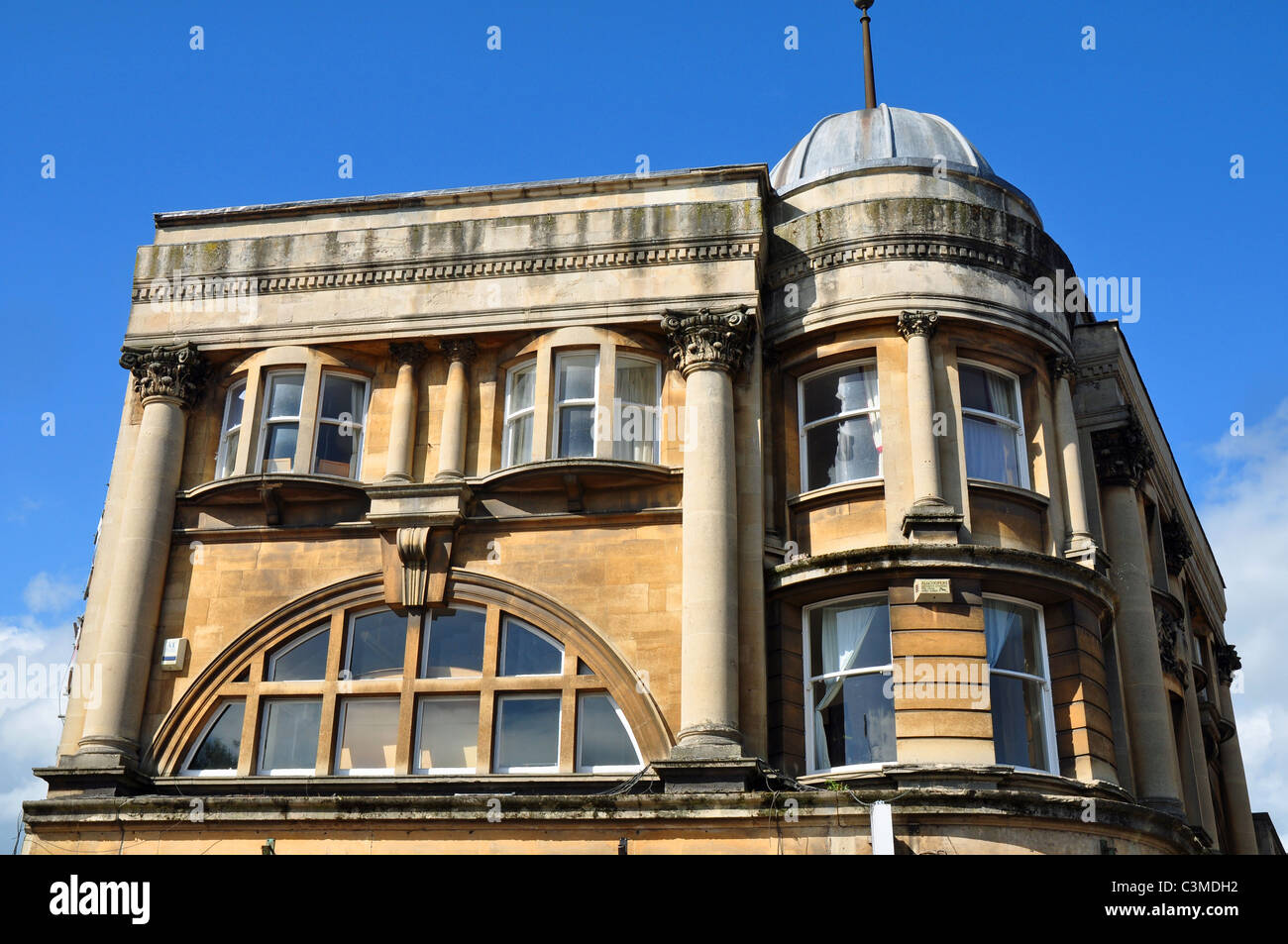Chippenham, Wiltshire, England: period building in New Street Stock ...