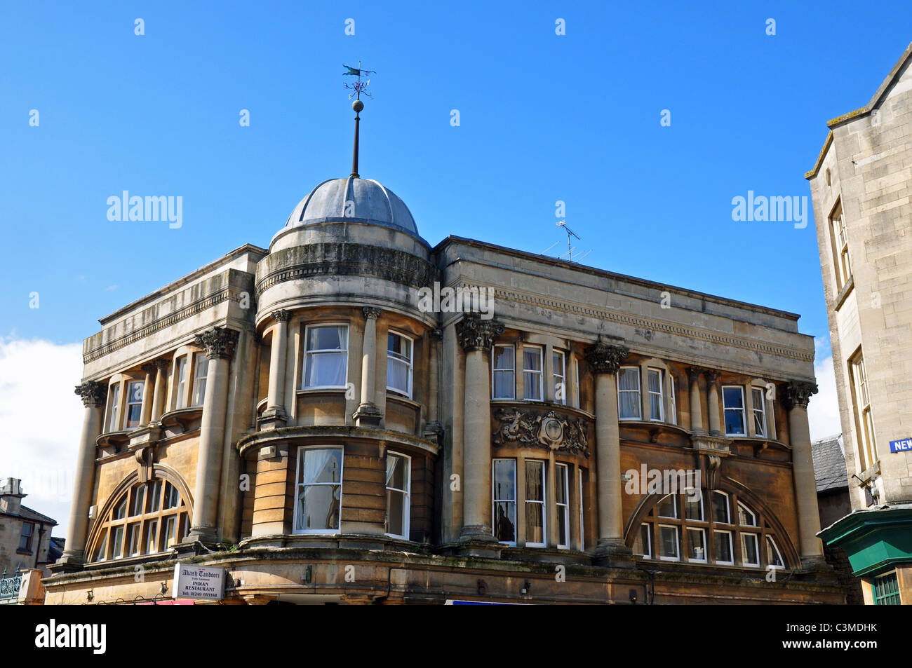 Chippenham, Wiltshire, England: building in New Street Stock Photo - Alamy