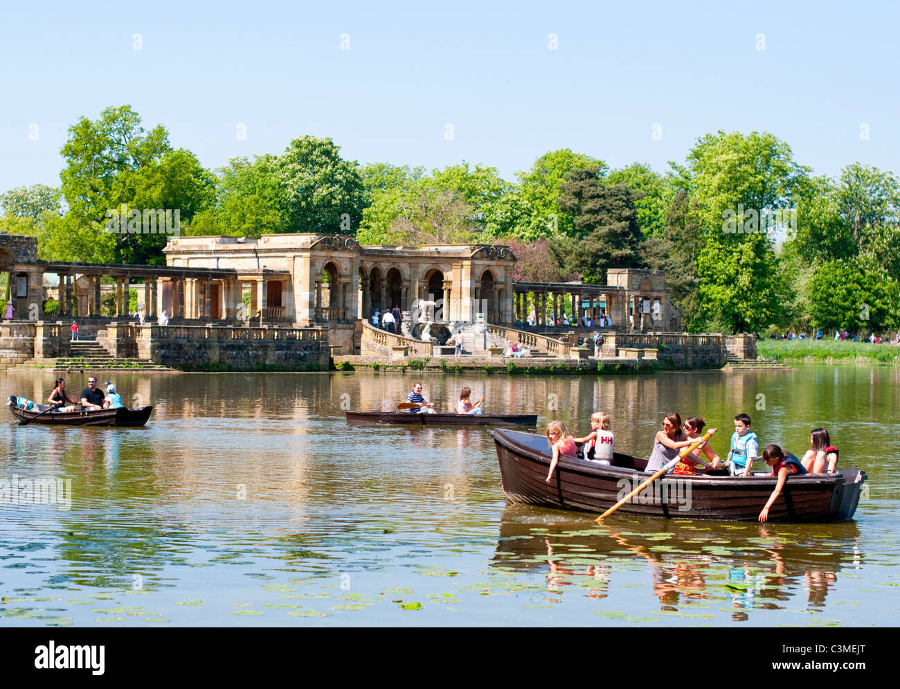 The boating lake at Hever Castle Stock Photo - Alamy