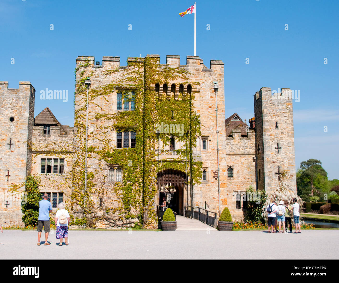 Visit hever castle hi-res stock photography and images - Alamy