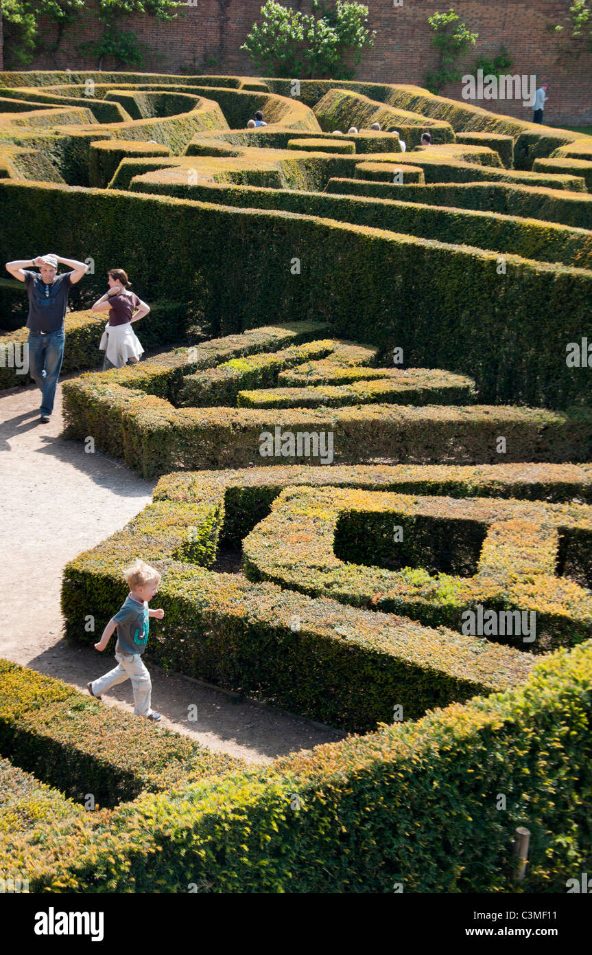 Blenheim palace maze, Oxfordshire, England Stock Photo - Alamy