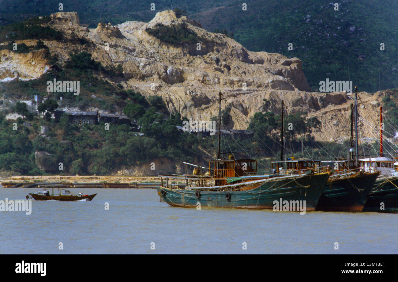 Macau Boats In Harbour Stock Photo - Alamy