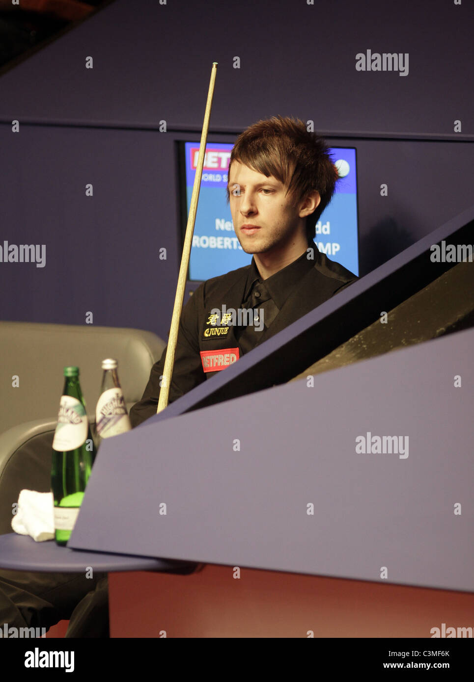 JUDD TRUMP WORLD SNOOKER CHAMPIONSHIP THE CRUCIBLE SHEFFIELD ENGLAND 16 ...
