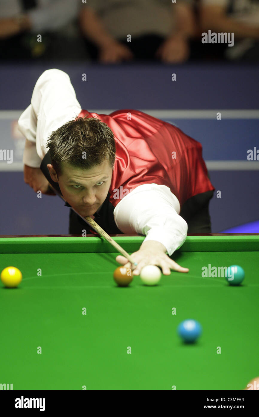 RYAN DAY WORLD SNOOKER CHAMPIONSHIP THE CRUCIBLE SHEFFIELD ENGLAND 16 ...
