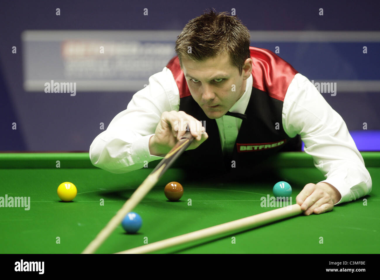 RYAN DAY WORLD SNOOKER CHAMPIONSHIP THE CRUCIBLE SHEFFIELD ENGLAND 16 ...