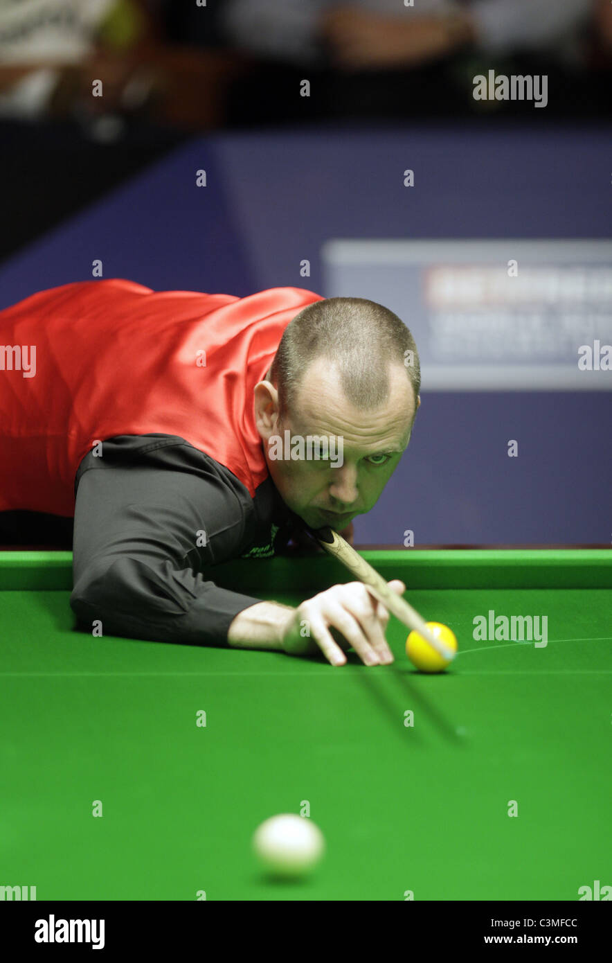 MARK WILLIAMS WORLD SNOOKER CHAMPIONSHIP THE CRUCIBLE SHEFFIELD ENGLAND ...
