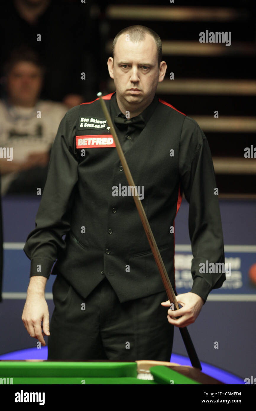 MARK WILLIAMS WORLD SNOOKER CHAMPIONSHIP THE CRUCIBLE SHEFFIELD ENGLAND ...