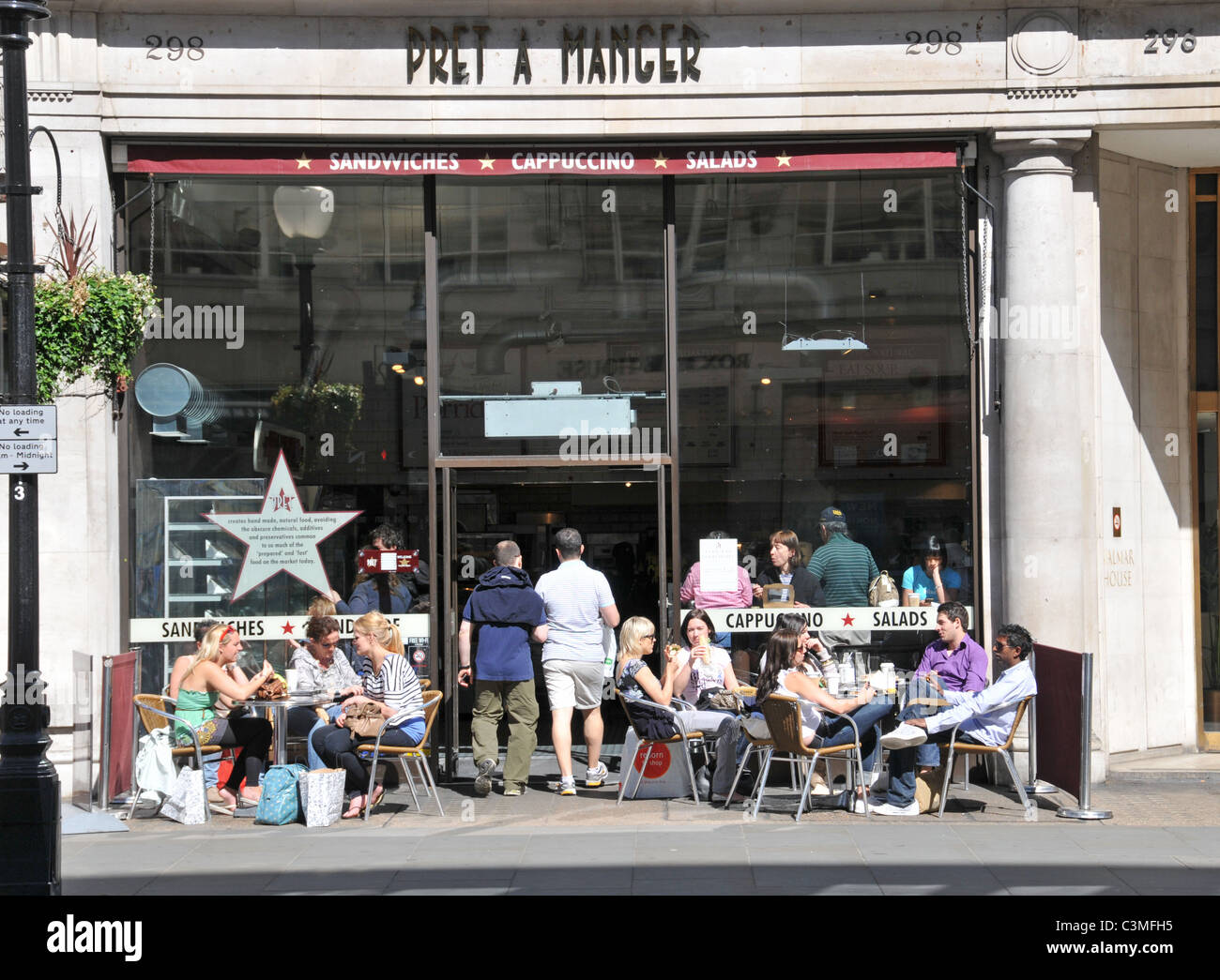 Pavement coffee hi-res stock photography and images - Alamy