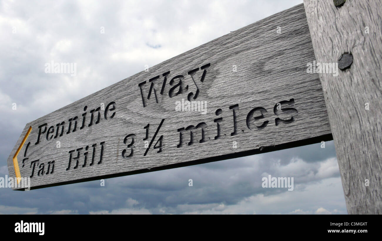 Pennine way tan hill hi-res stock photography and images - Alamy