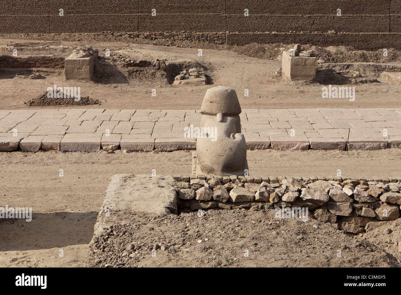 Egyptian wig hi-res stock photography and images - Alamy