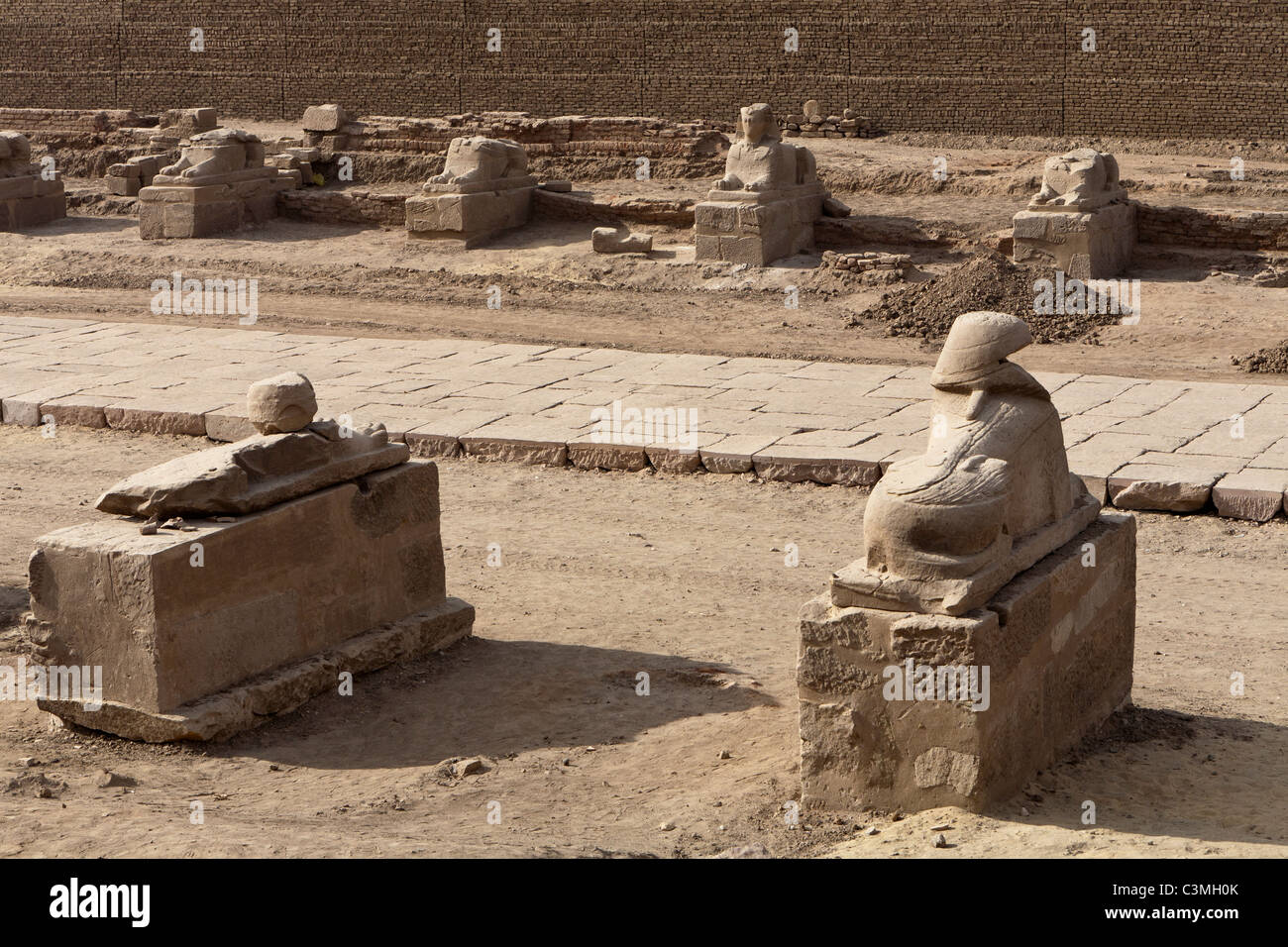 Egyptian wig hi-res stock photography and images - Alamy