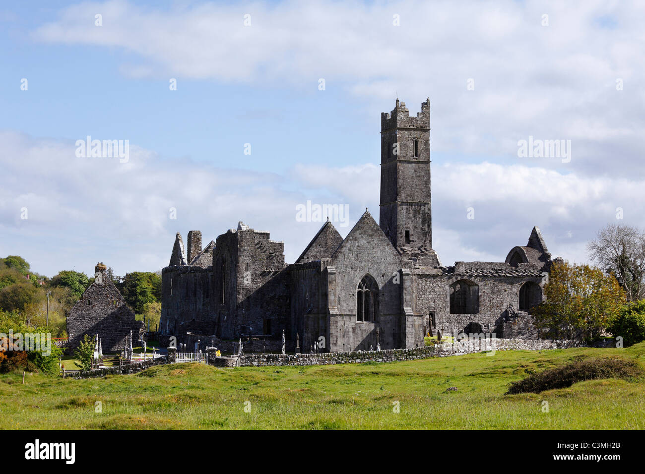 Ireland, County Clare, Quin Friary, View of auin abbey Stock Photo - Alamy