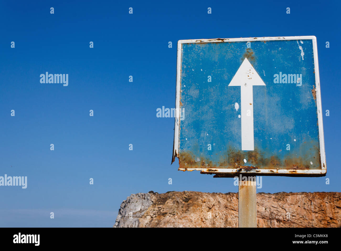 Portugal, Algarve, Sagres, View of arrow sign Stock Photo - Alamy