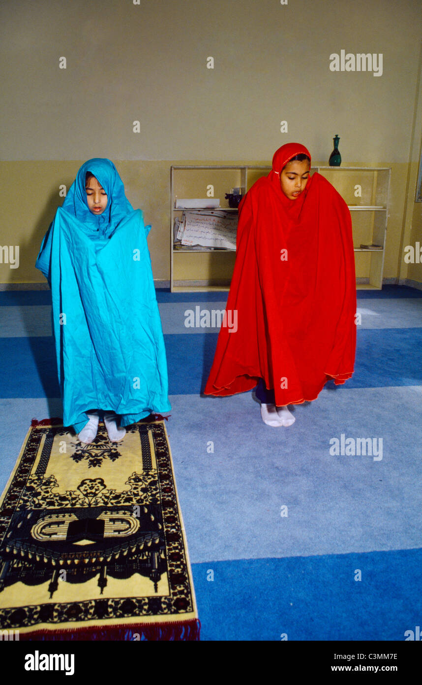 Kuwait Children Praying in School Mosque Stock Photo - Alamy