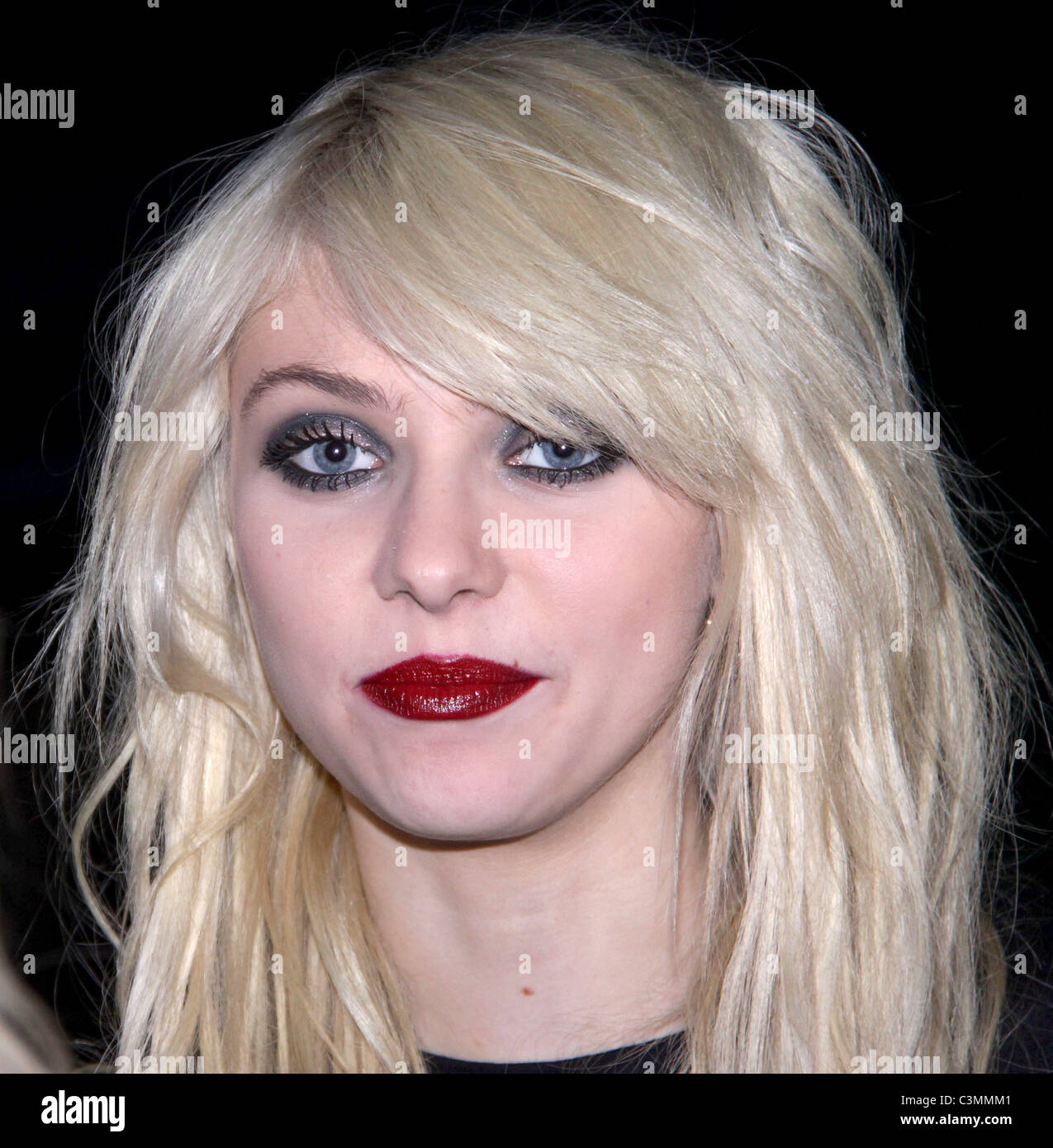 Taylor Momsen Pink Hair
