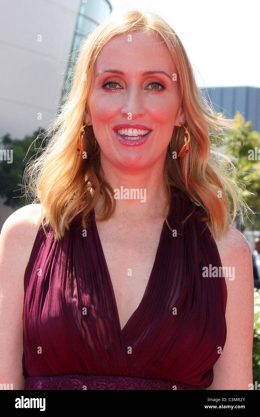 Janel Moloney Fashion