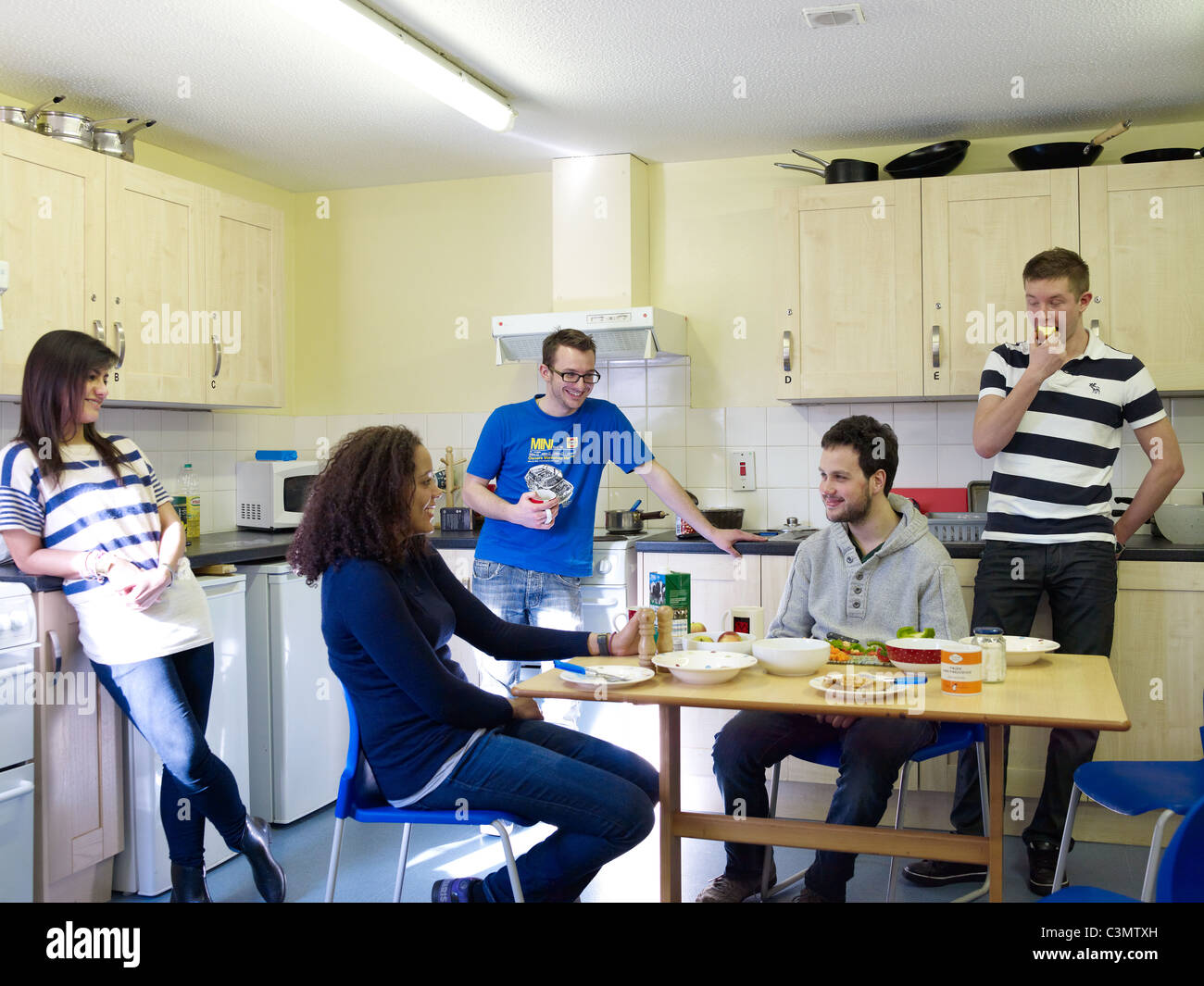 university life students girls boys student friends friendships digs ...