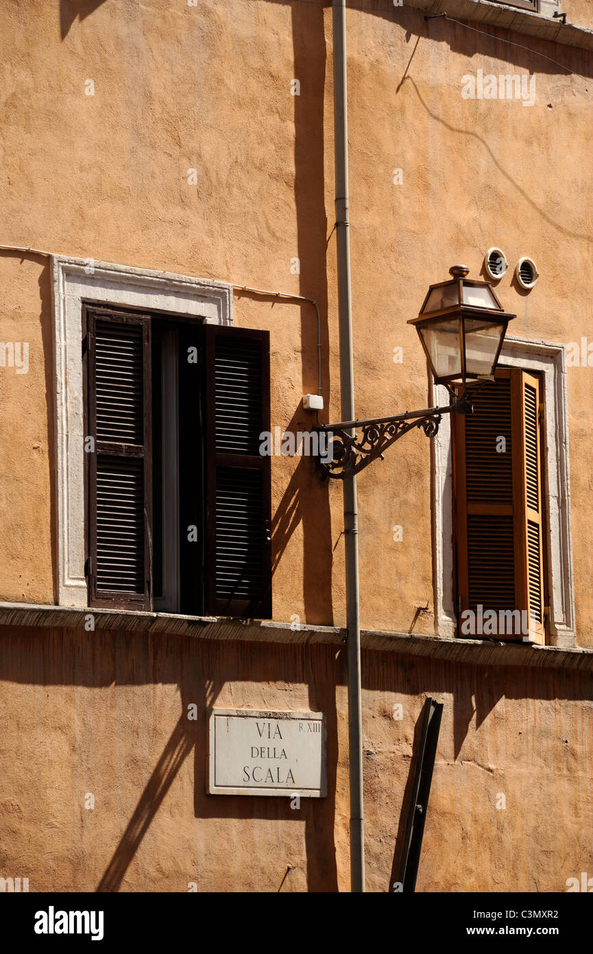 Via della scala trastevere rome hi-res stock photography and images - Alamy