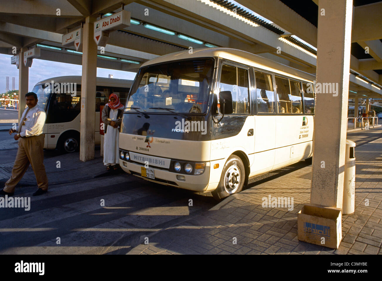 Abu dhabi bus hi-res stock photography and images - Alamy