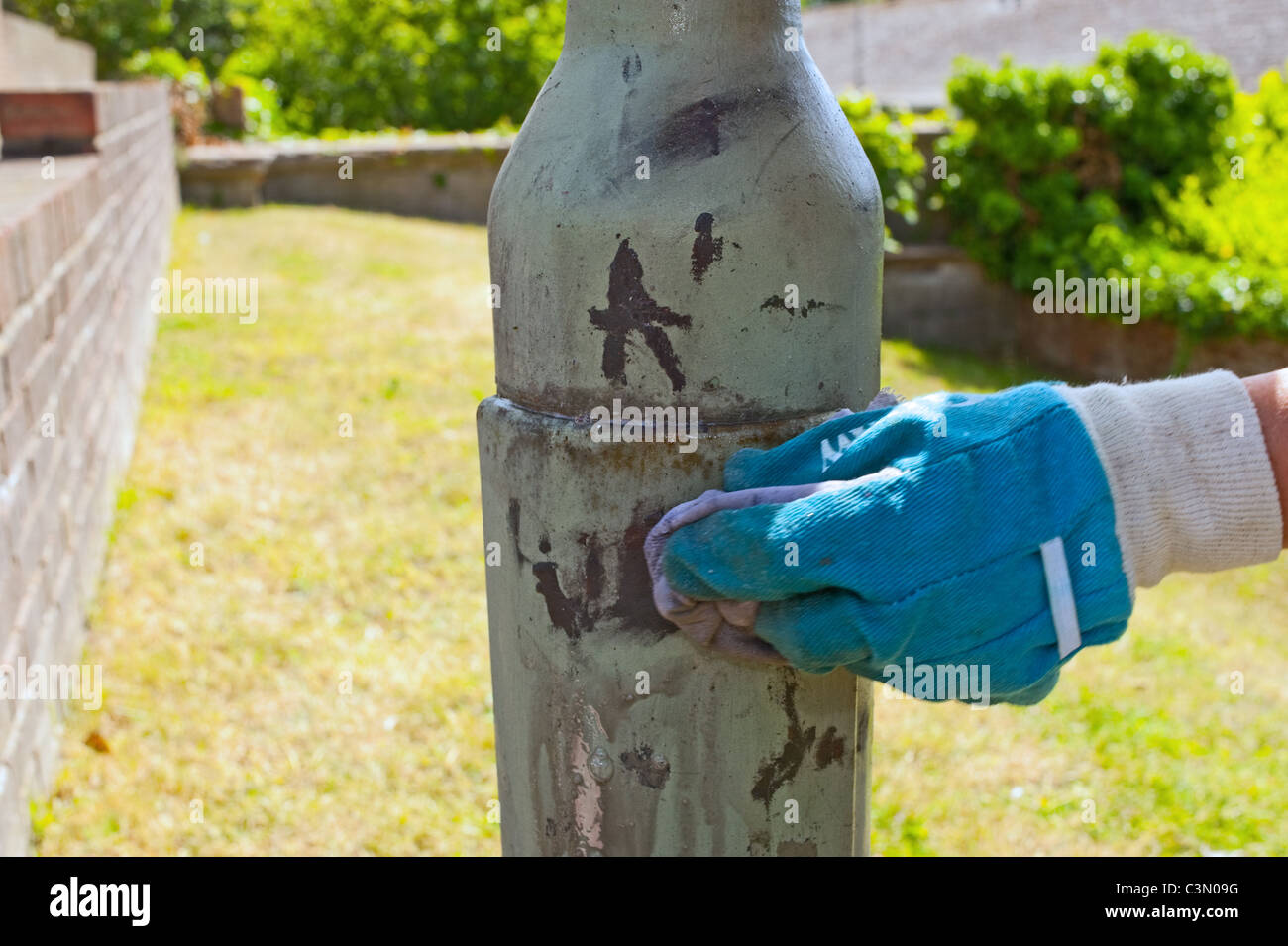Graffiti vandalism cleaning hi-res stock photography and images - Alamy Graffiti vandalism cleaning hi-res stock photography and images - Alamy