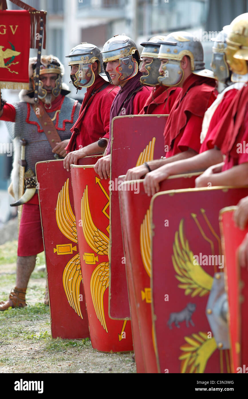 Roman shields hi-res stock photography and images - Alamy